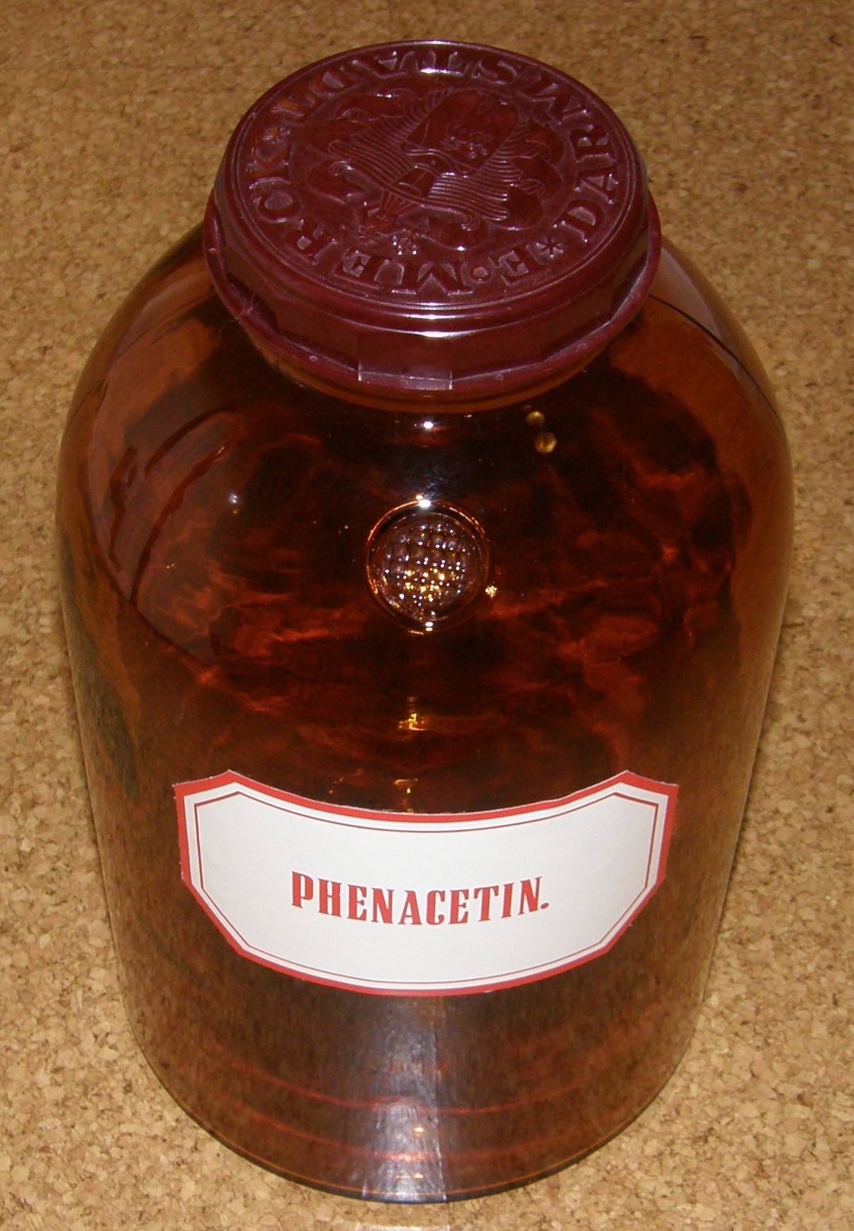 Lääketehdas Merck Phenazon. | Kirjoittelija Juha Ollila