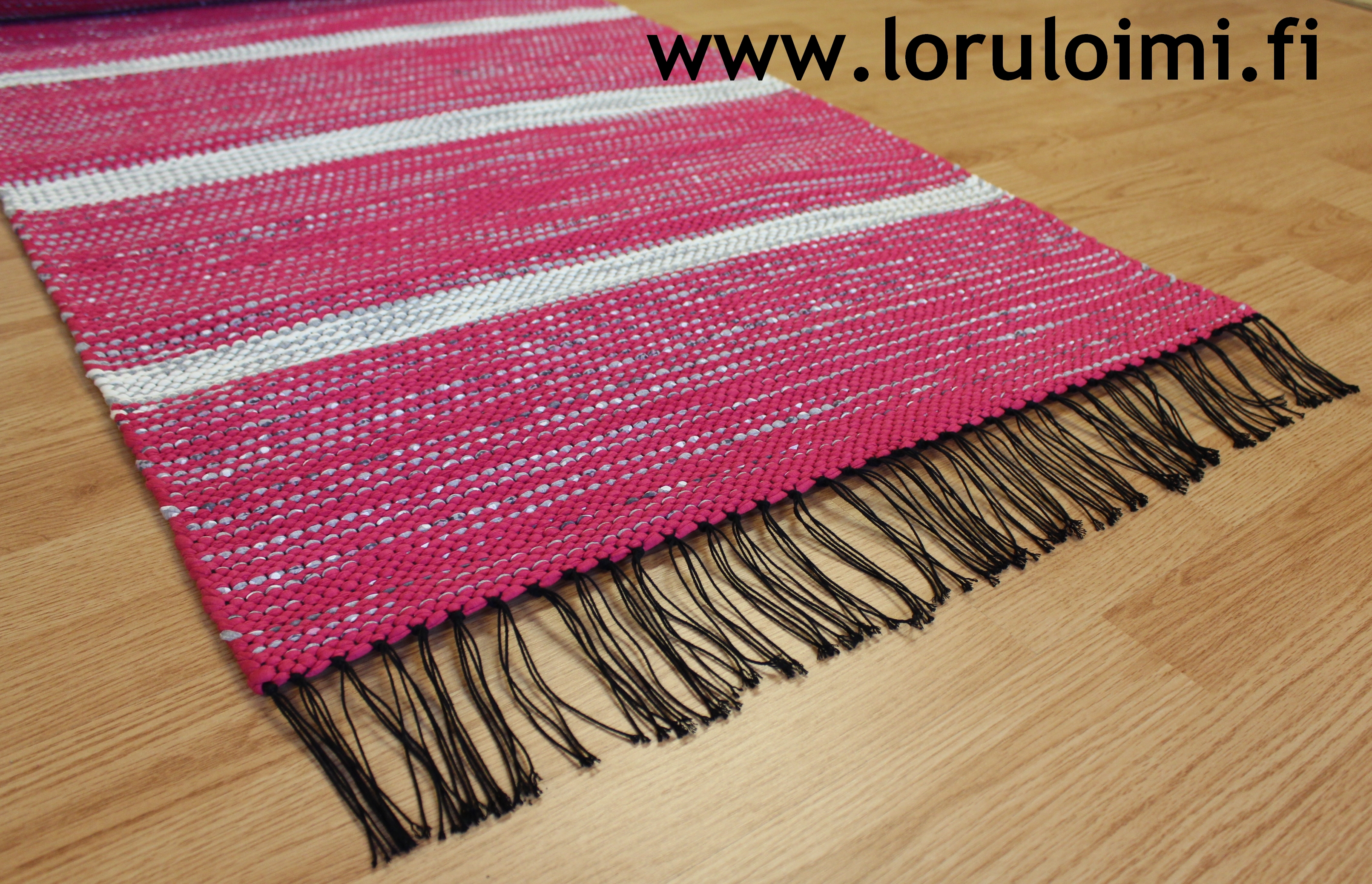 Loruloimi Ky - Mattojen suunnittelu ja valmistus